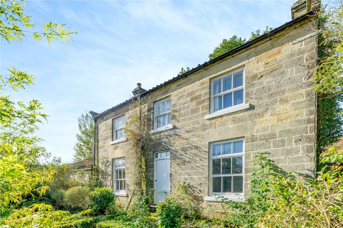 Chop Gate | Strutt & Parker