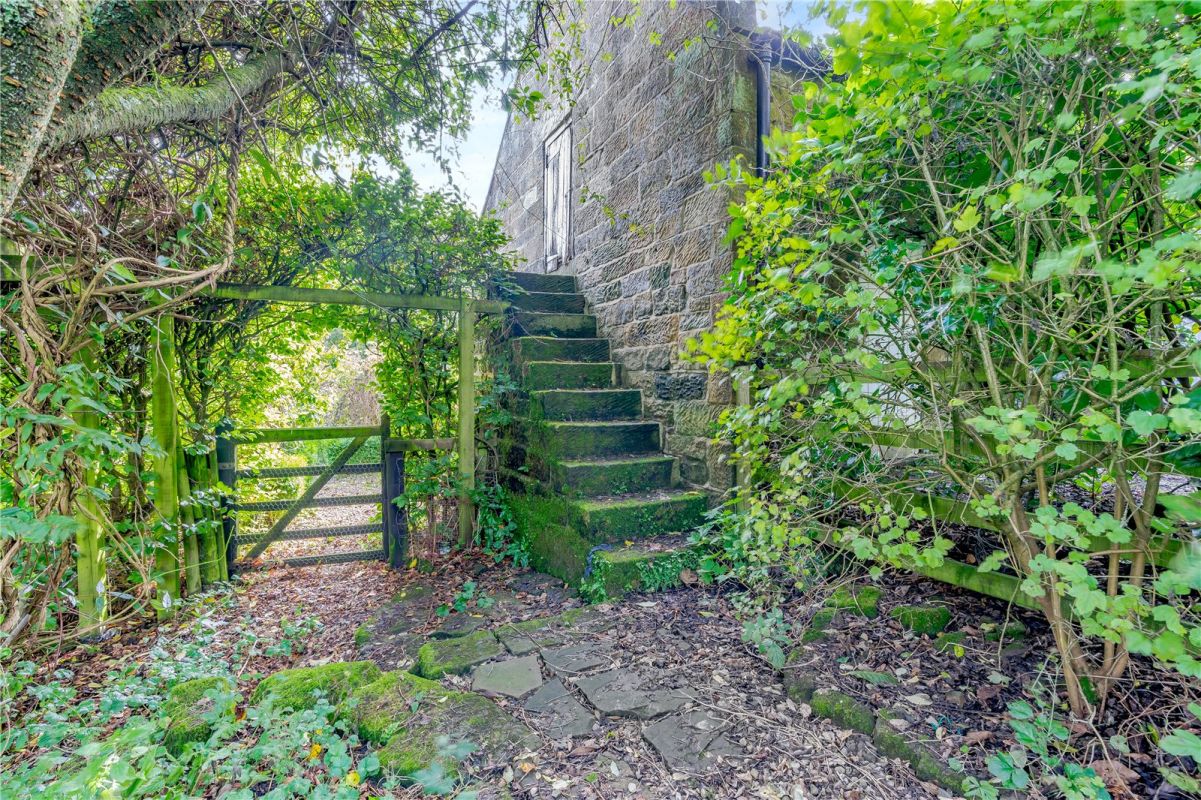 Chop Gate | Strutt & Parker